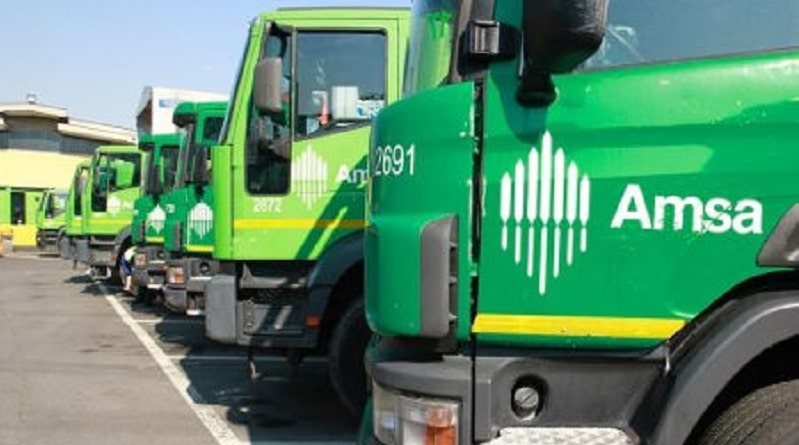 Incidenti stradali: moto contro mezzo AMSA a Milano, grave un 24enne ...